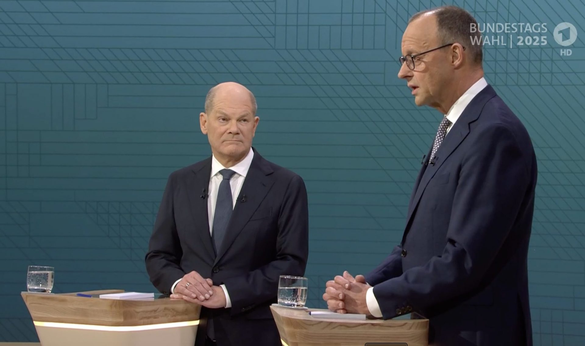 Ein kochender Kanzler geht im TV-Duell unter - Apollo News