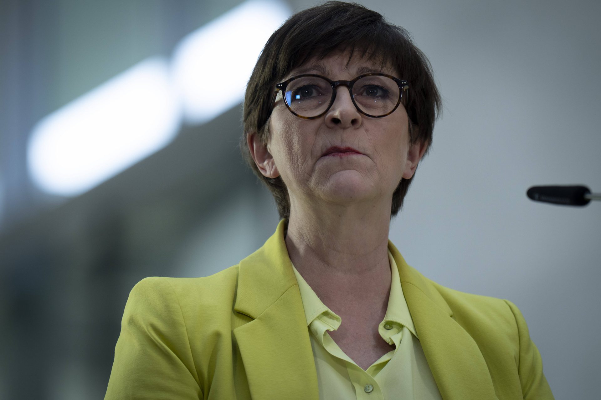 Merz' Migrationsplan vor dem Aus: Esken schließt Zurückweisungen ohne ...