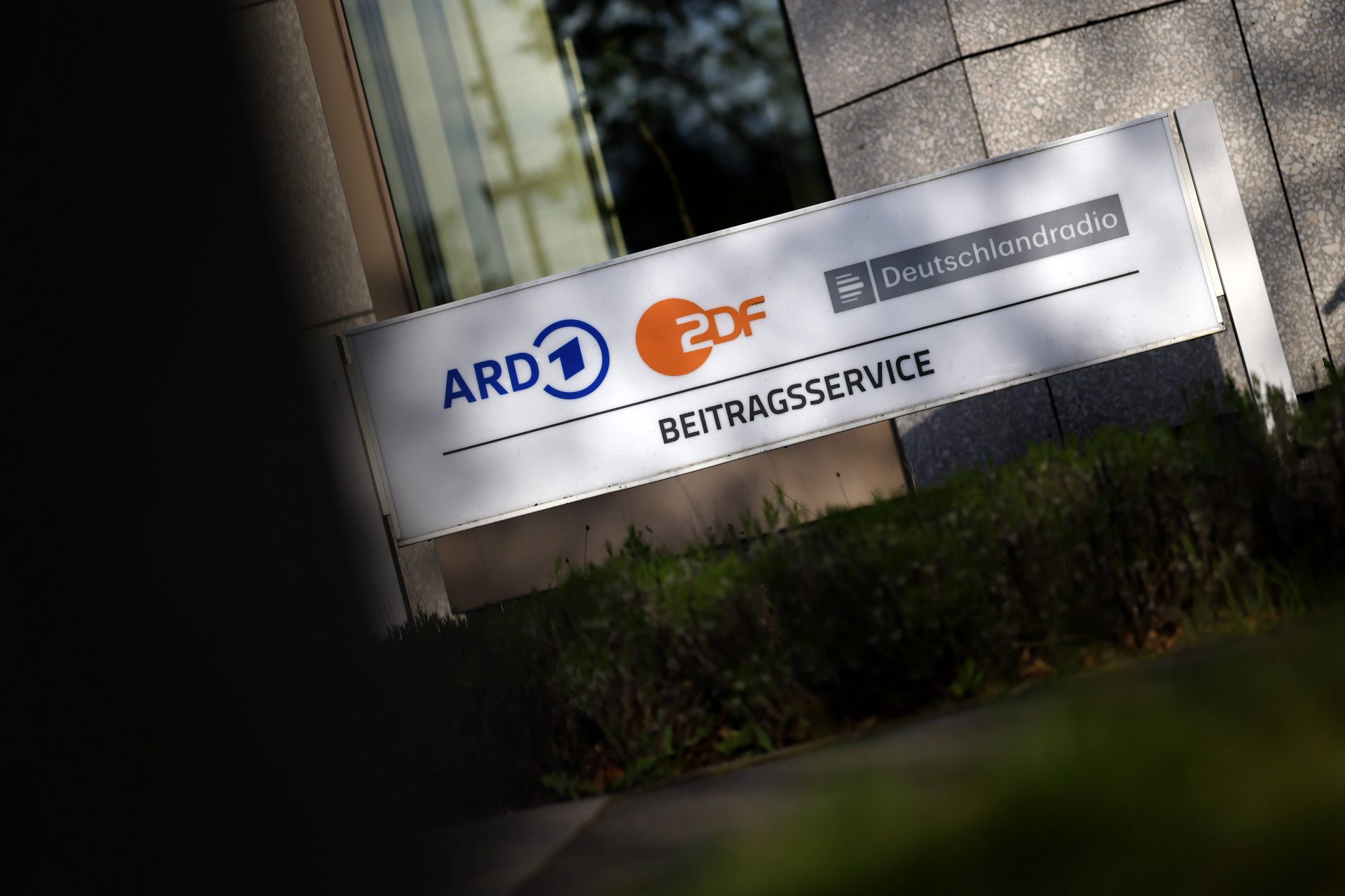 Drastischer Anstieg: Zehntausende Programmbeschwerden gegen ARD und ZDF ...