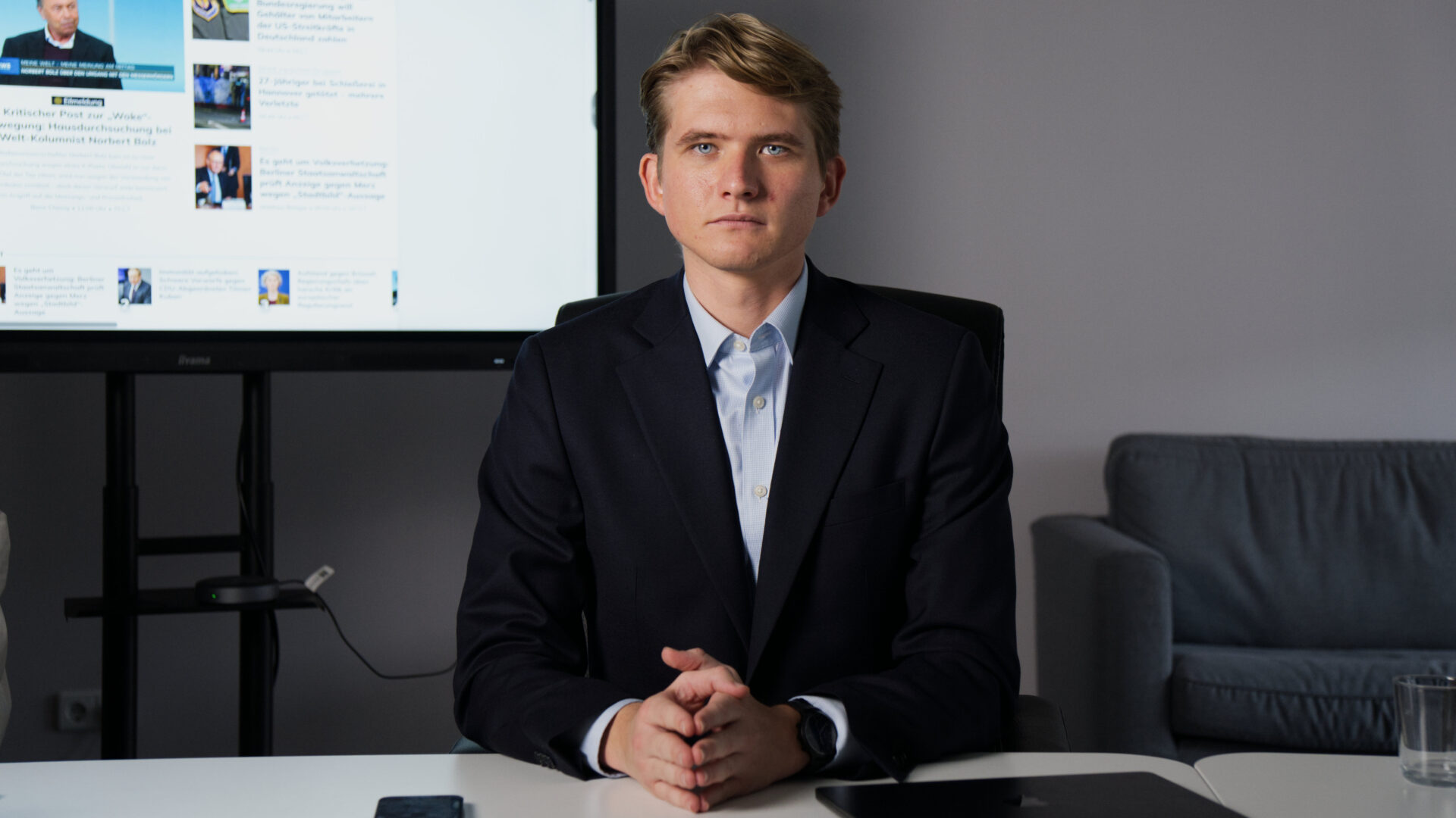 Video: Hausdurchsuchung bei Norbert Bolz- Apollo News