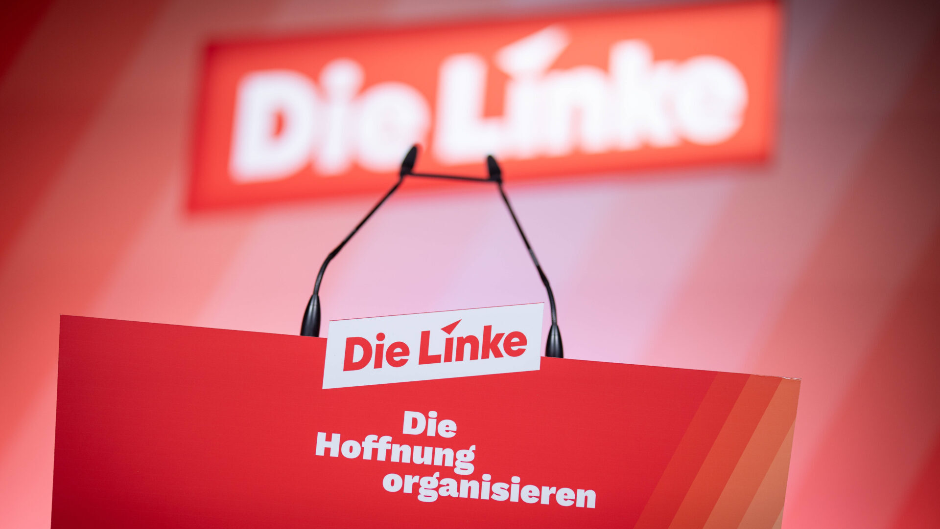 Linken-Bezirksvorsitzender in Berlin spricht Apollo News Recht auf Pressefreiheit ab - Apollo News