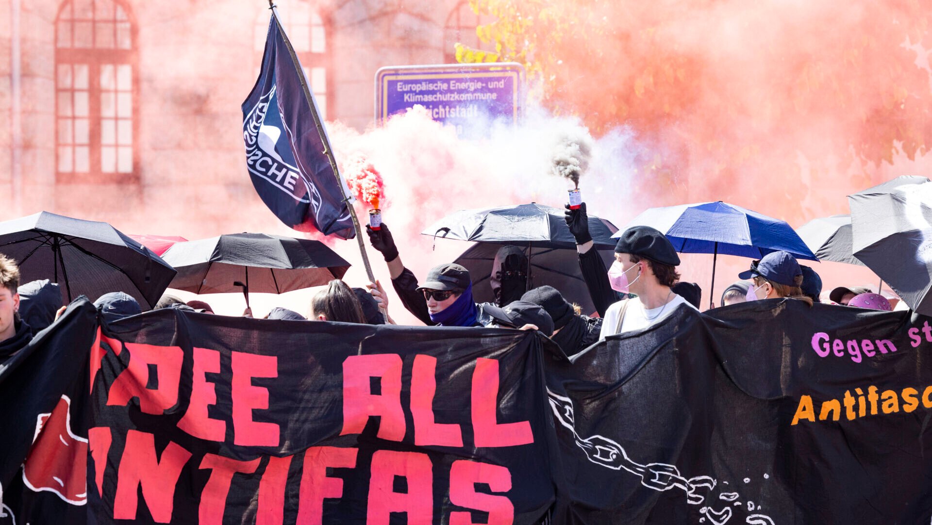 Stadt Jena finanziert linksextremistischen Antifa-Treff im „Grünen Haus ...