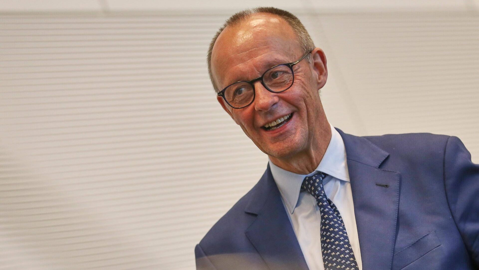Friedrich Merz verkündet: „Wir sind die Brandmauer!“ - Apollo News